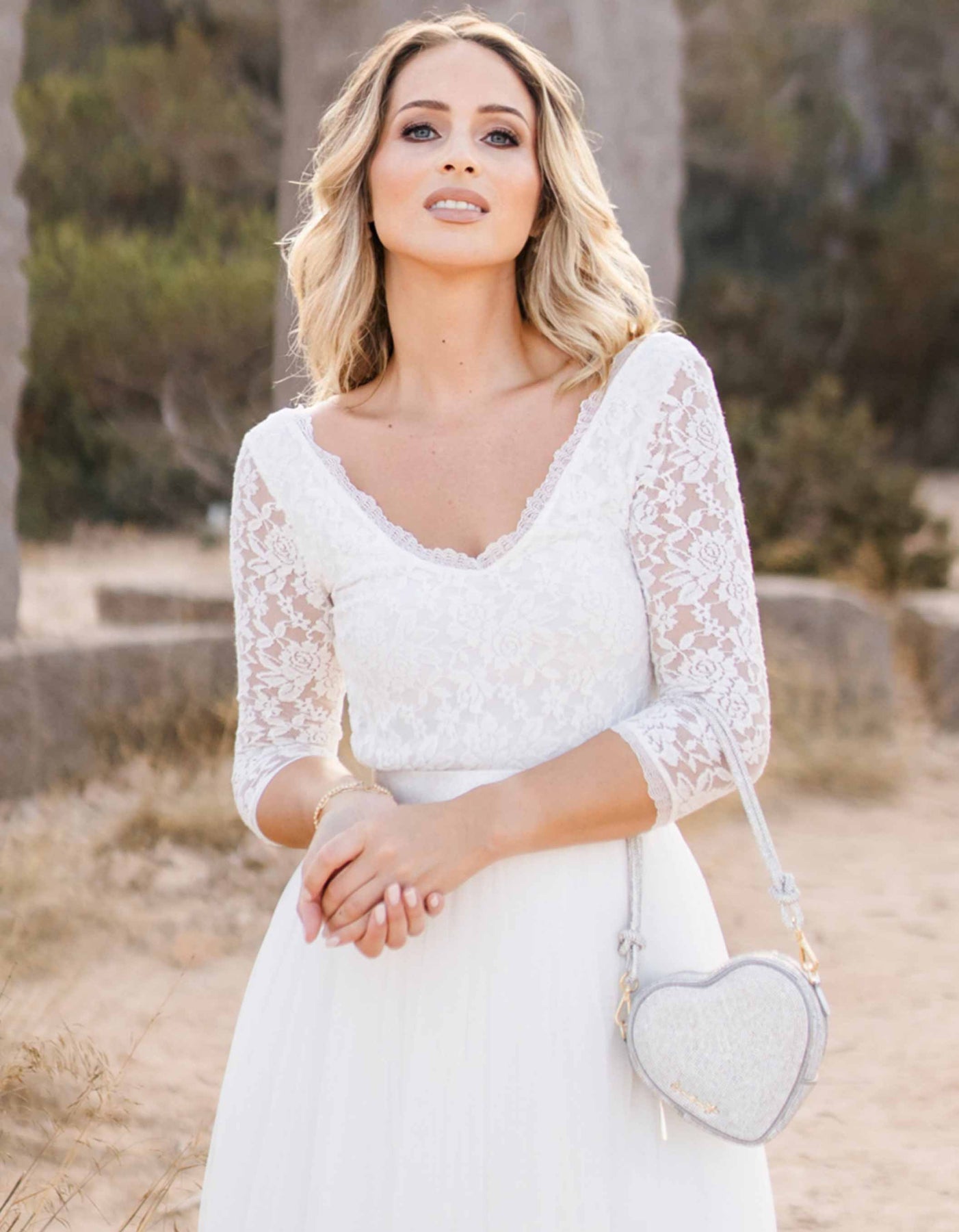 CONSTANT LOVE Braut Body V-Neck Weiß mit Spitze – www.andcompliments.com