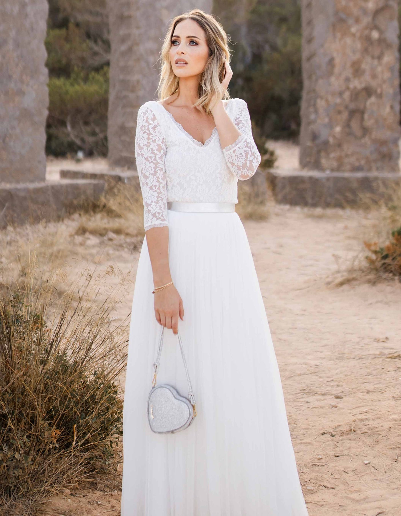 CONSTANT LOVE Braut Body V-Neck Weiß mit Spitze – www.andcompliments.com