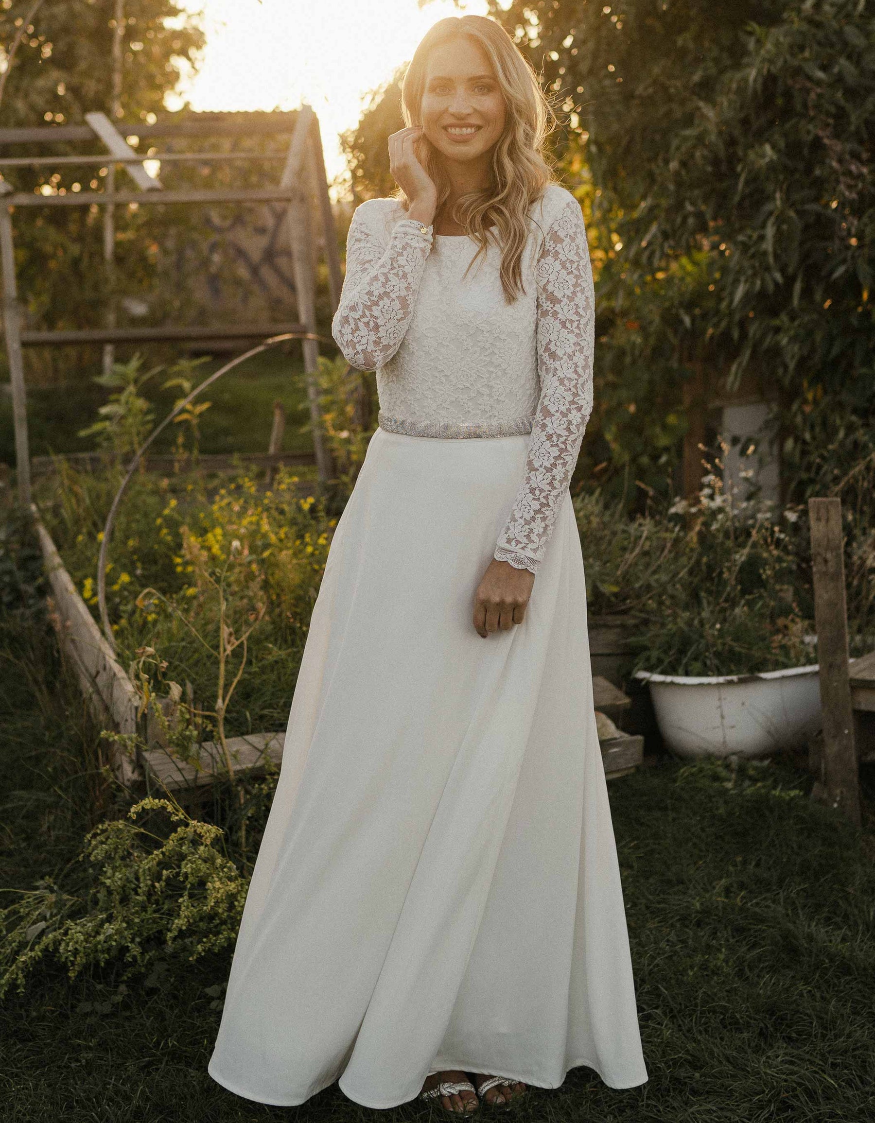 CONSTANT LOVE Weißer Maxi Brautrock mit Taschen – www.andcompliments.com