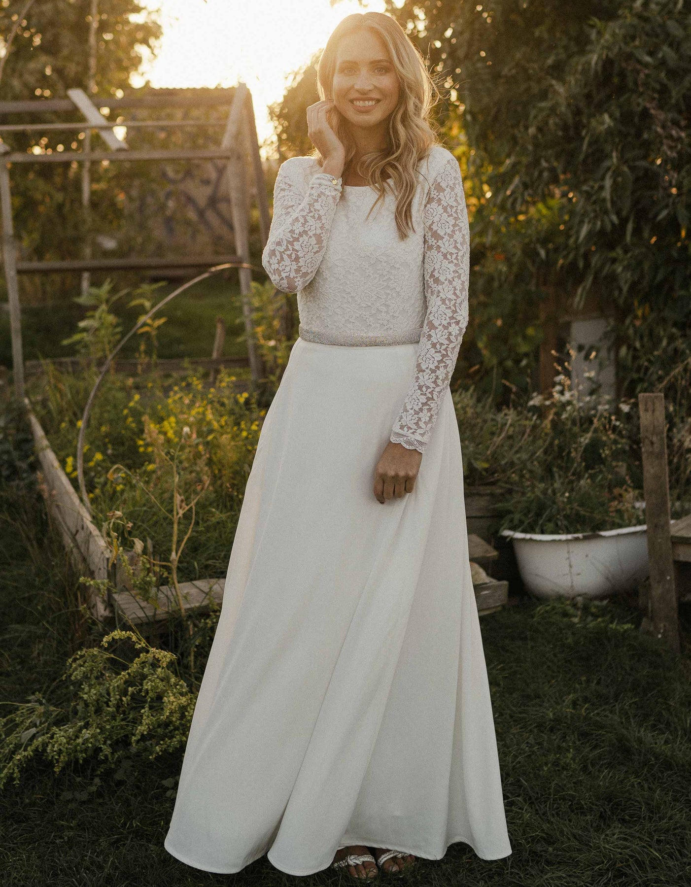 CONSTANT LOVE Weißer Maxi Brautrock mit Taschen – www.andcompliments.com
